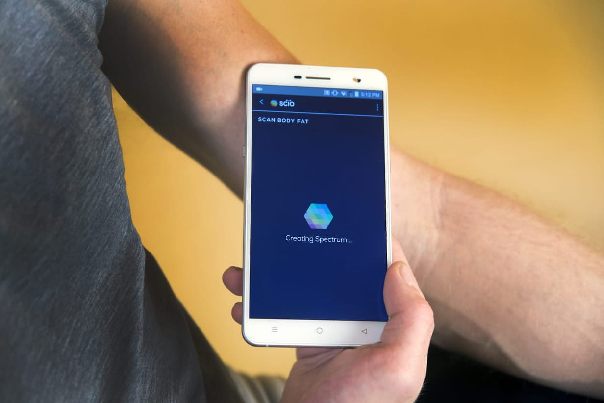 گوشی Changhong H2 مولکول های سازنده‌ی مواد را تشخیص می‌دهد