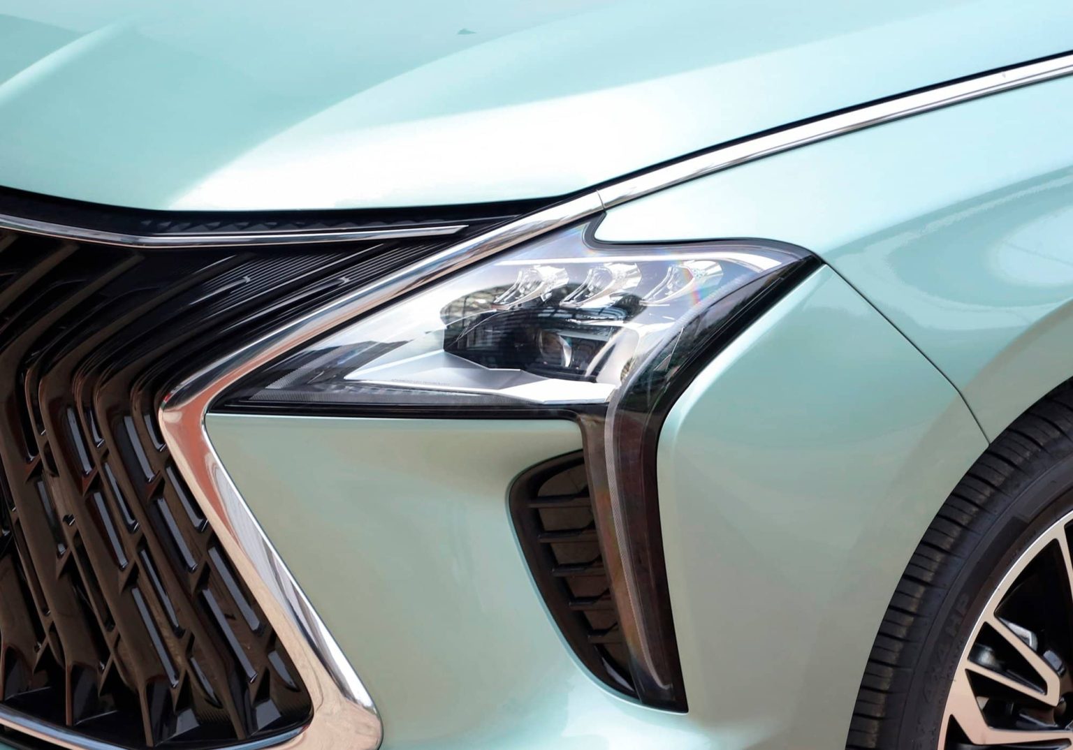 مینی ون جذاب و لوکس FMC M4 فردا موتور در نمایشگاه تهران رونمایی شد ...