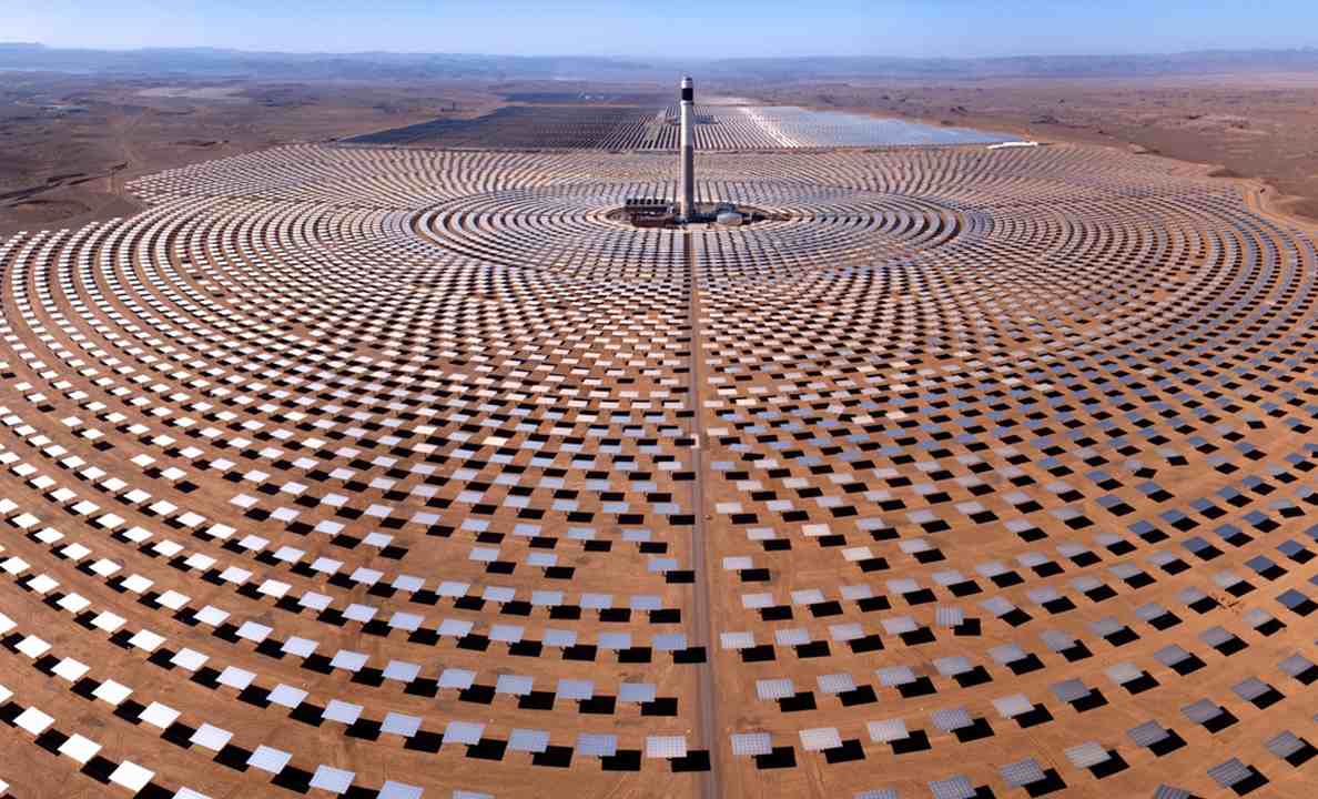 چرا کل صحراها و بیابان ها را به پنل های خورشیدی تولید برق مجهز نمی‌کنیم ...