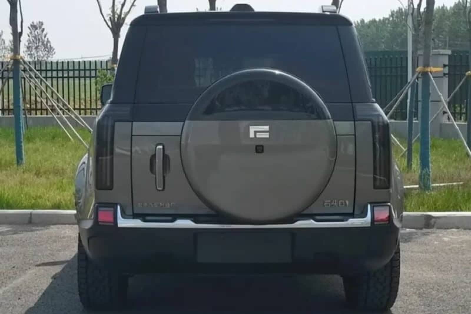 کپی بی‌شرمانه جدید چینی ها، این بار لندرور دیفندر | گجت نیوز