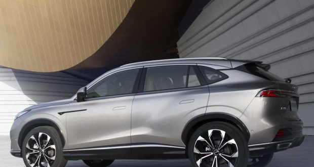 رووی ERX5 ؛ مشخصات فنی و امکانات شاسی بلند برقی پارس خودرو | گجت نیوز